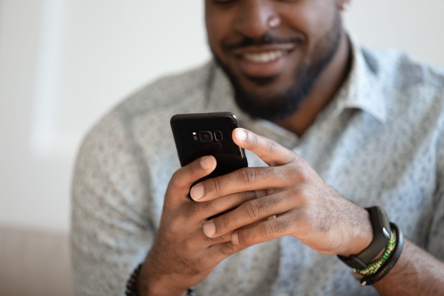 Sending the Perfect First Message in Online Dating